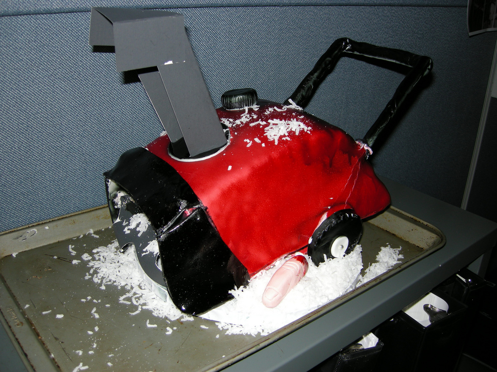 Snowblower Cake – simmiecakes